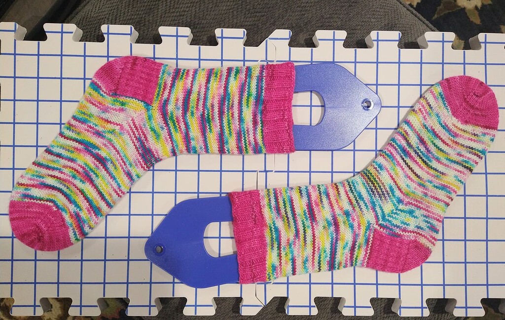 Easter Socks - Completed Projects - the Lettuce Craft Forums